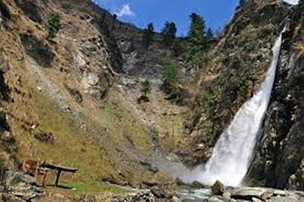 DAY EXCURSION TO CHAM WATERFALL